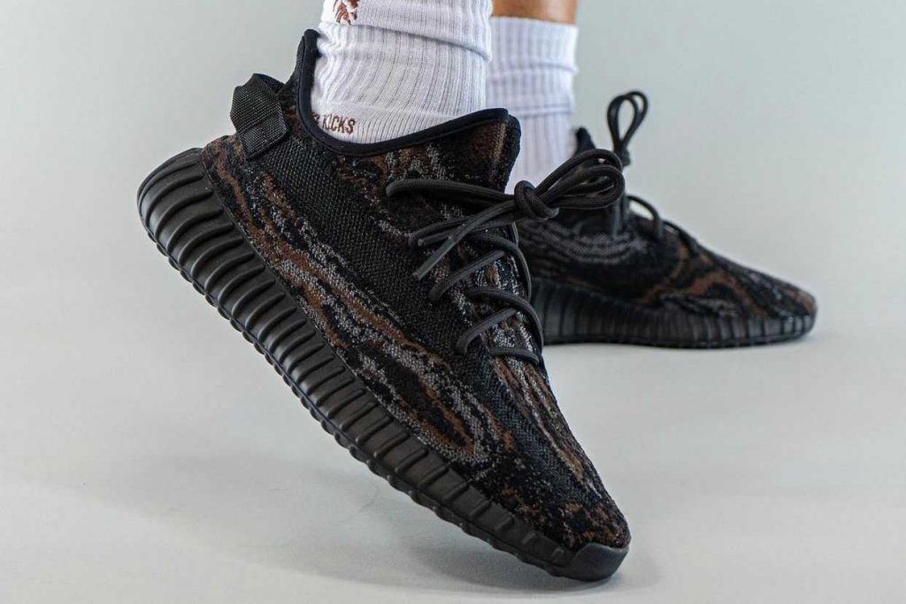 [Release 12/22] adidas YEEZY Boost 350 V2 “MX ROCK” | SNKRDUNK Magazine