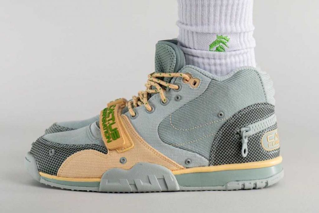 [Release 20 May] Travis Scott x Nike Air Trainer 1 | SNKRDUNK Magazine