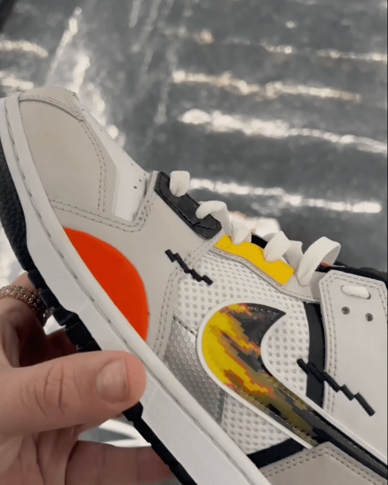 [2022] Nike Mighty Swooshers Dunk with Holographic Flame Swoosh ...