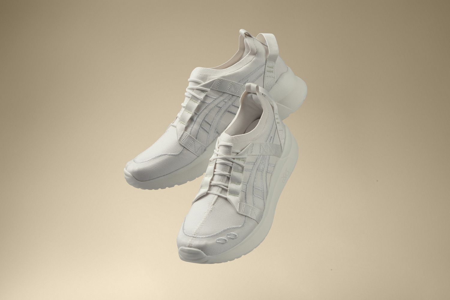 ASICS vs. New Balance: Which Is Better? | SNKRDUNK Magazine