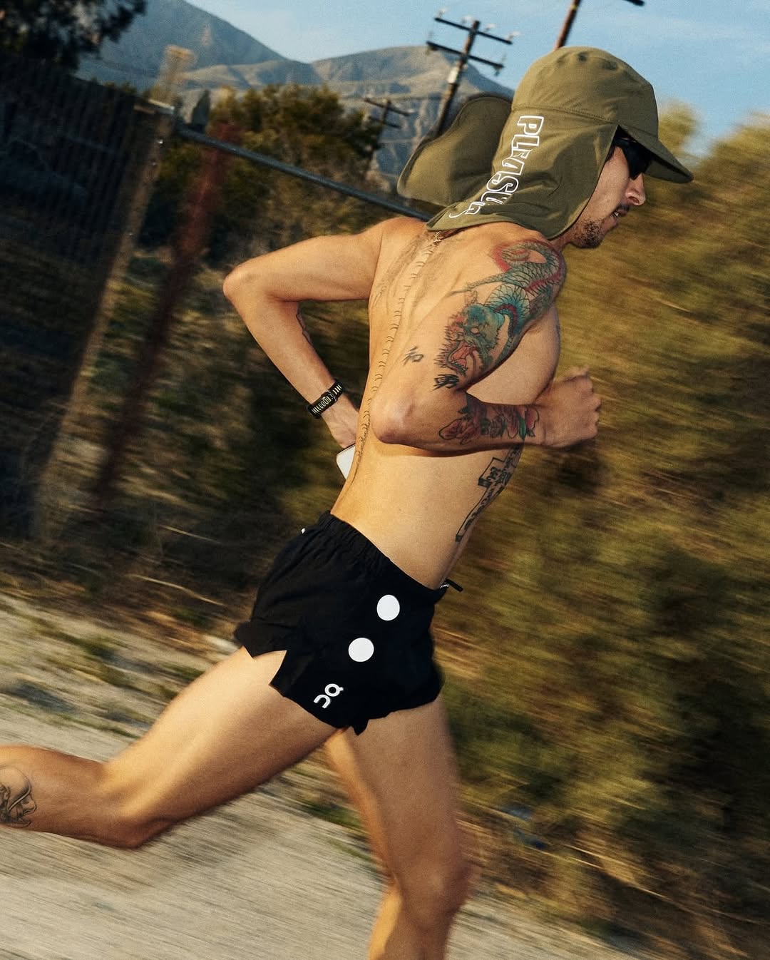 PLEASURES x The Loop Running Supply x On Collection [Release Date/Price/Where To Buy] | SNKRDUNK ...